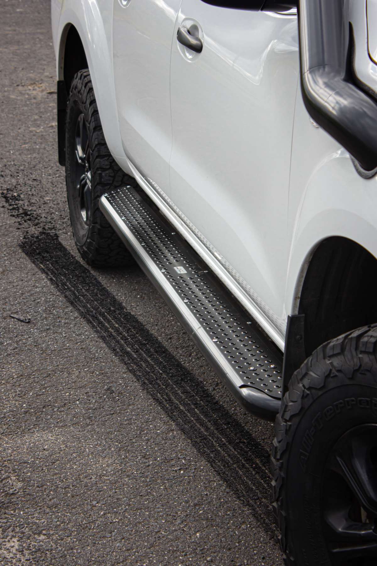 Side Steps Nissan Navara NP300 | Jungle 4x4